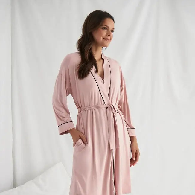 Chic Women's Pink Robes for Relaxing in Style | Myza